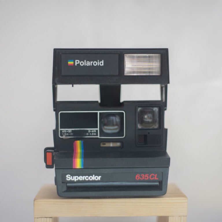 Polaroid 635CL Supercolor Vintage Camera - Vintage and Antique Cameras ...