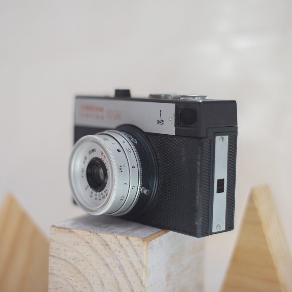 Smena 8M is a 35mm viewfinder vintage camera - Vintage and Antique ...