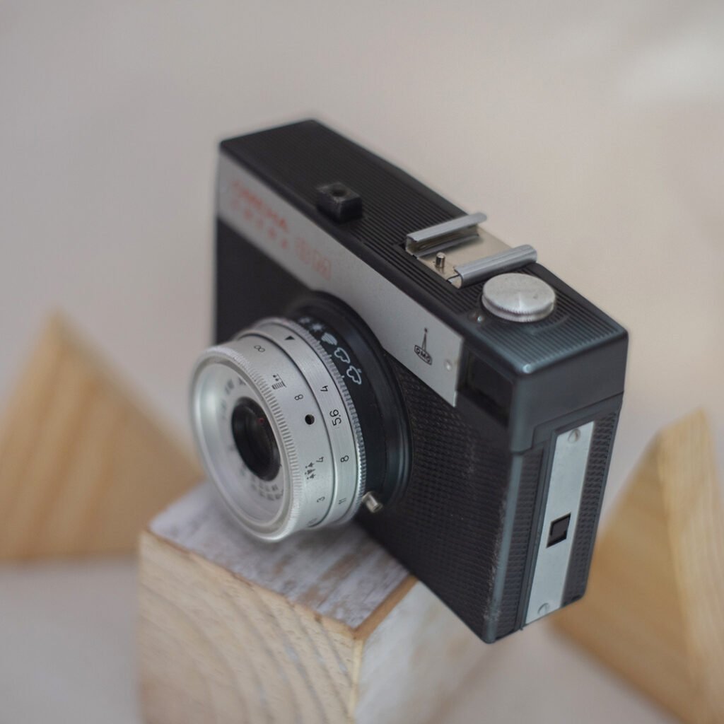 Smena 8M is a 35mm viewfinder vintage camera - Vintage and Antique ...