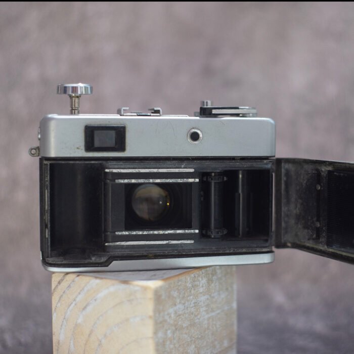 Yashica Electro 35 GX Vintage Camera - Vintage and Antique Cameras for ...