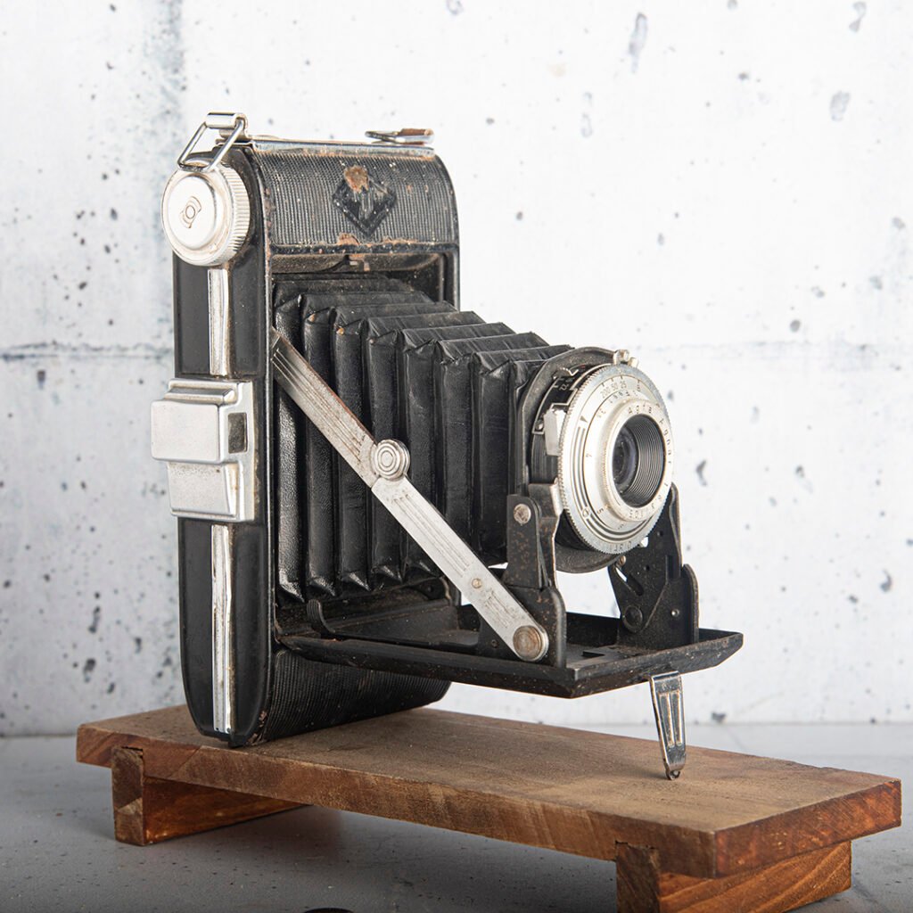 Agfa Billy Foldable Vintage Camera - Vintage and Antique Cameras for ...