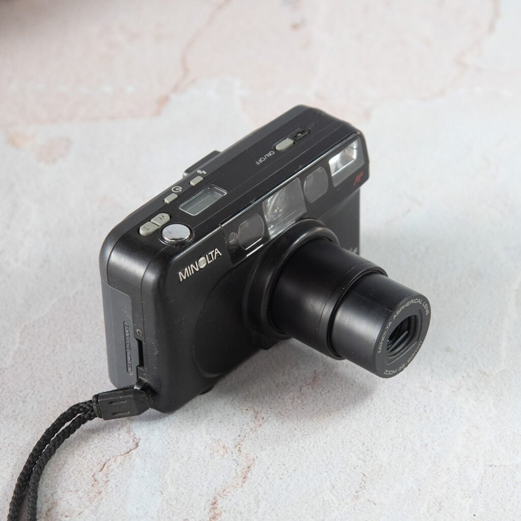 Minolta Freedom Action Zoom 90 - Vintage and Antique Cameras for sale ...