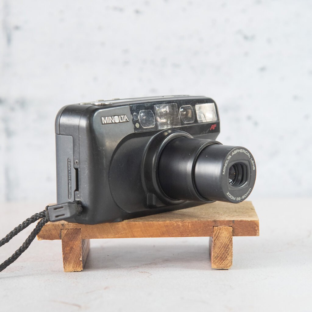 Minolta Freedom Action Zoom 90 - Vintage and Antique Cameras for sale ...