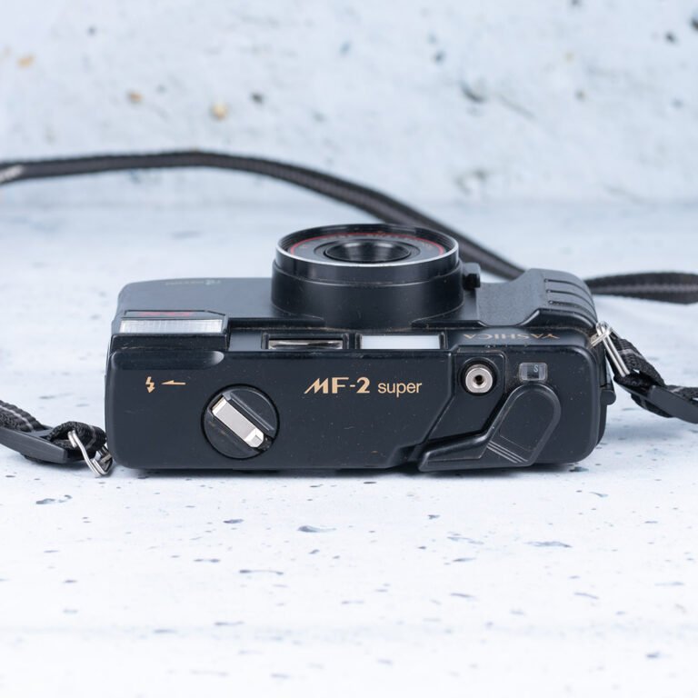 Yashica DX Kyocera 35mm Vintage Camera - Vintage and Antique Cameras ...