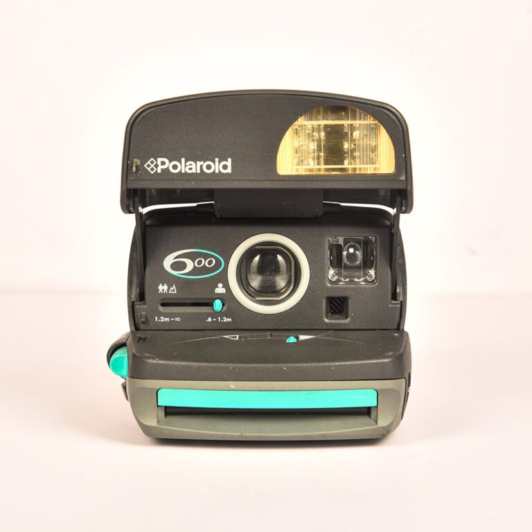 Polaroid 600 Vintage Camera - Vintage and Antique Cameras for sale in India